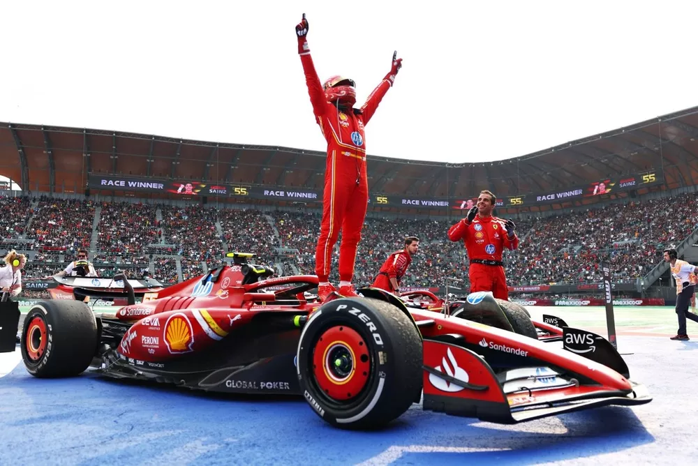 Un año desde la última victoria de Sainz ¡y Ferrari!: así lo recuerda