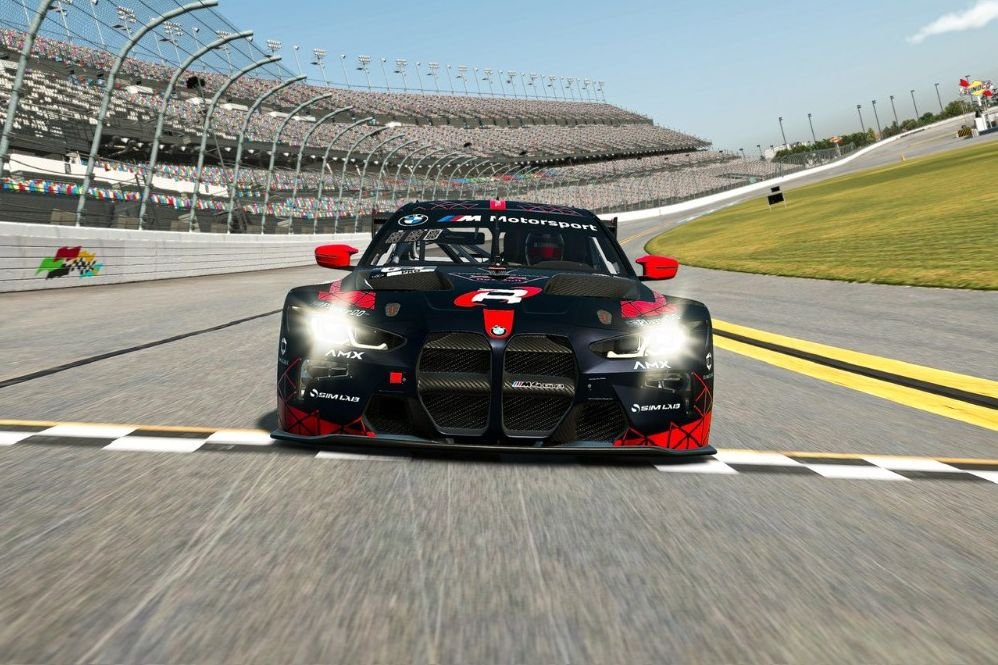 Kijk terug: Races 2 en 3 van Real Racers Never Quit met Max Verstappen