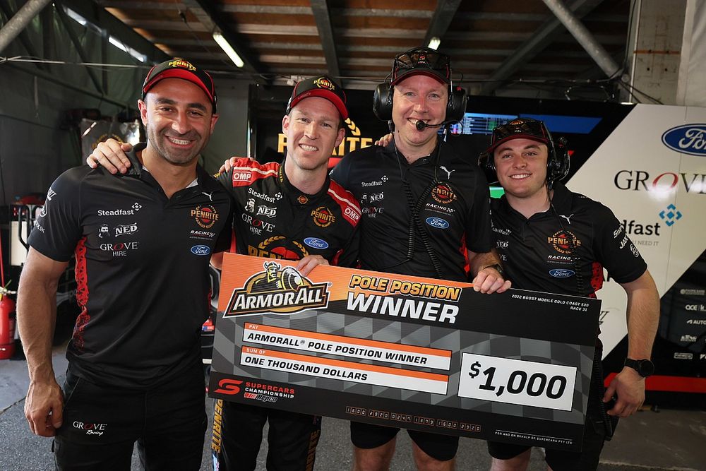 Gold Coast Supercars: Reynolds takes shock pole