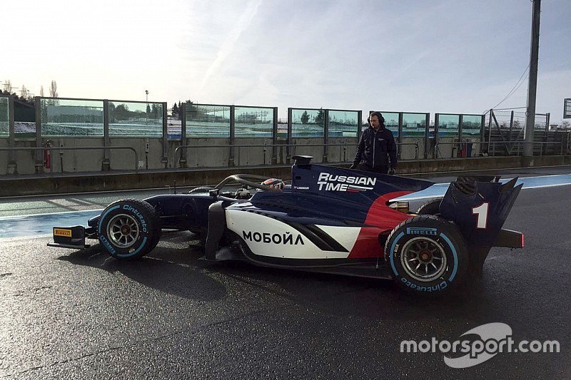 Los equipos de F2 estrenan los coches de 2018 que incorporan el Halo