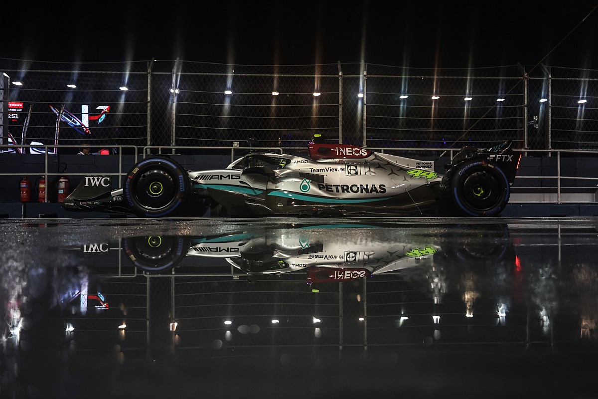 F1 | Hamilton era laboratorio viaggiante per la W13. Ora è tornato