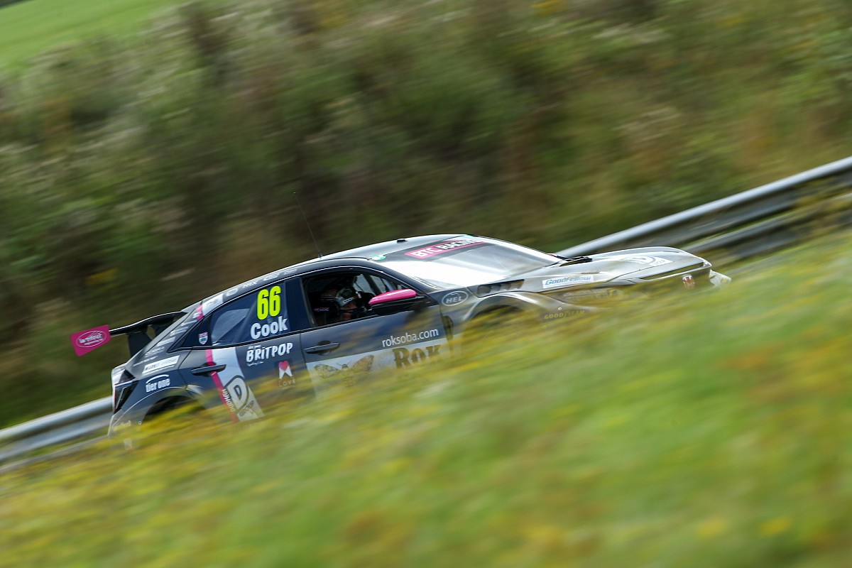 Thruxton BTCC: Cook holds off Hill for Race 1 victory