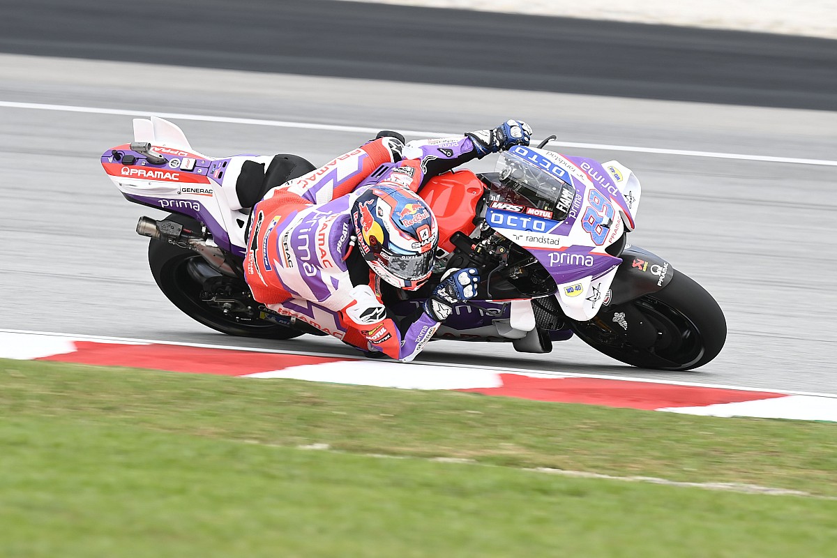 MotoGP | Sepang, Libere 3: svetta Martin, Bagnaia cade ed è in Q1