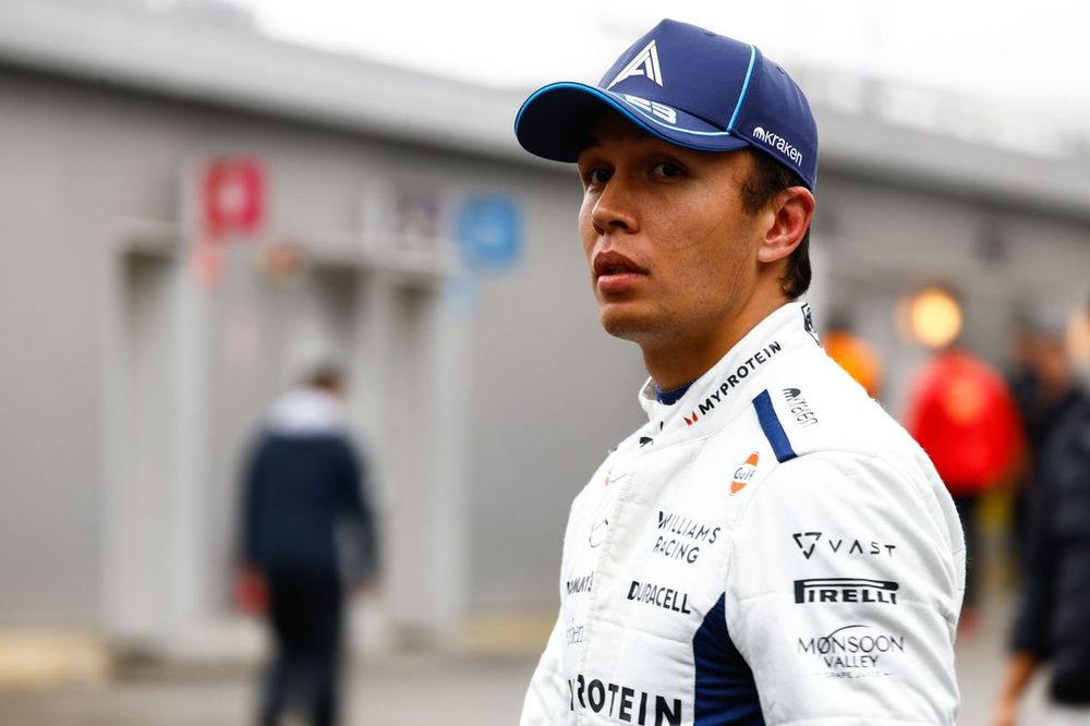 Albon: "Sezon başında yaptığımız kazaların bedelini daha sonra ödeyeceğiz"