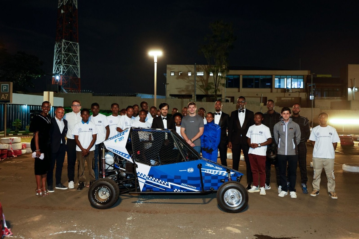 F1: Verstappen presta 'serviço comunitário' pela FIA em Ruanda