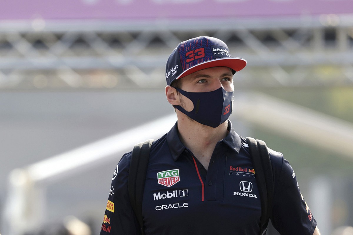 Ron Dennis: "Verstappen'e 2021 şampiyonluğunu sadece 'hatalar ...