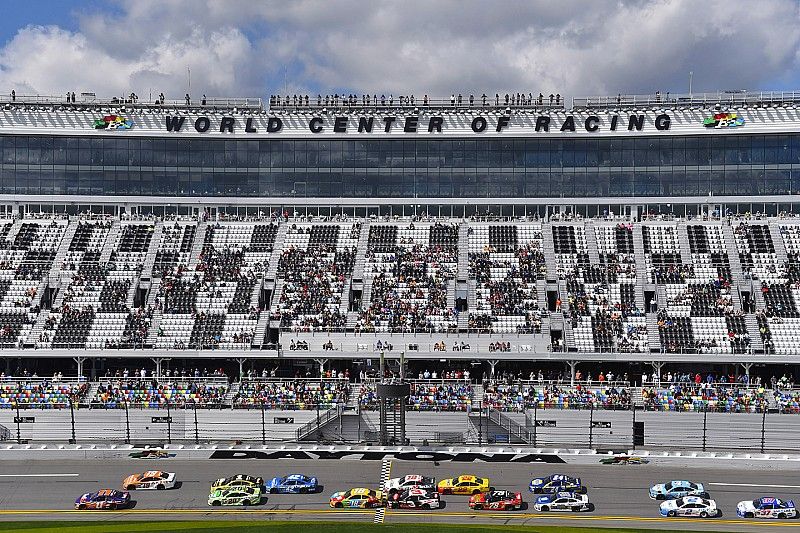 NASCAR, TSN, and RDS announce multi-year media rights extension