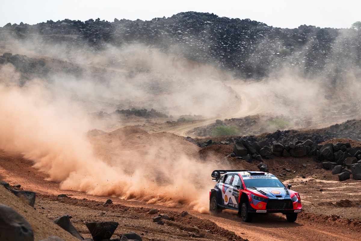 WRC Saudi Arabia: Fourmaux leads, Evans loses ground in title fight ...