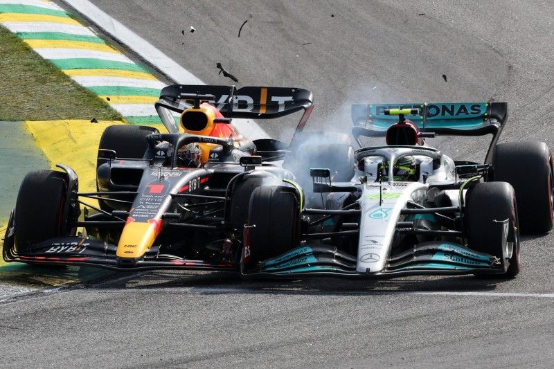 Erklärt: Warum Verstappen für die Kollision mit Hamilton bestraft wurde