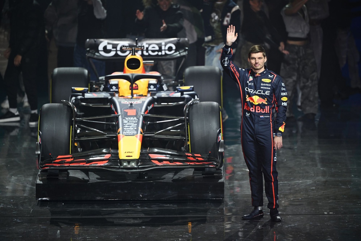 Horner reageert op boegeroep naar Verstappen tijdens F1 75 Live