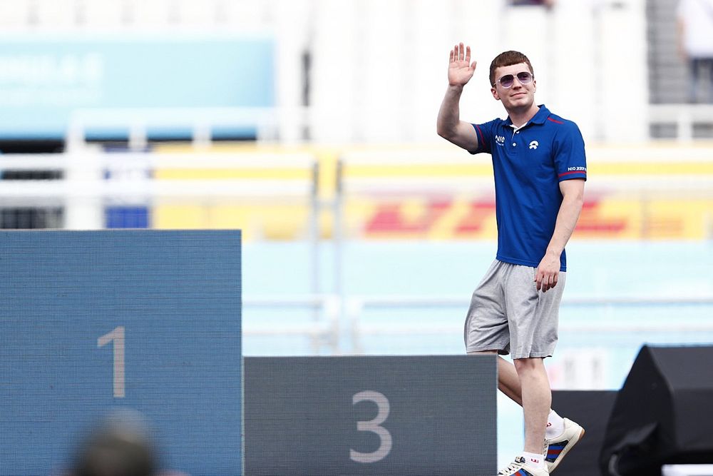 Ticktum to remain with NIO Formula E team for 2022-23, Turvey out