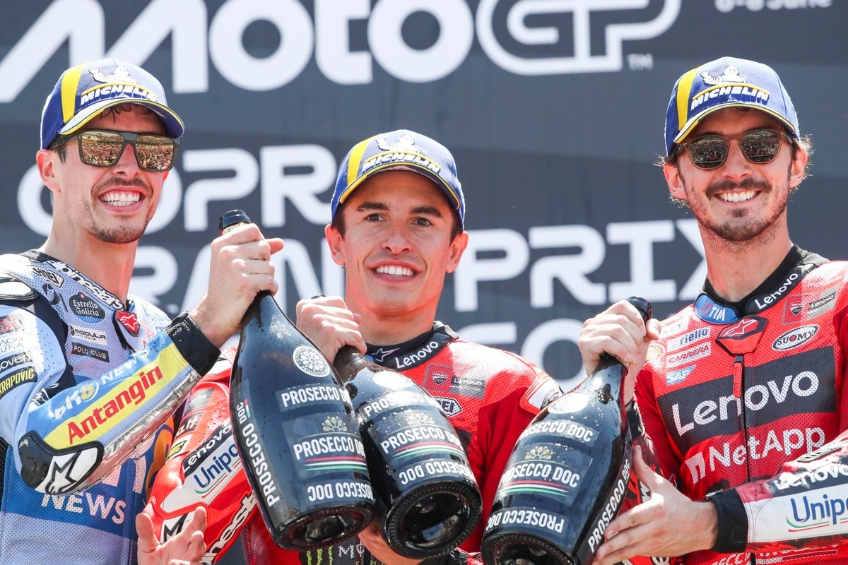 Marc Márquez domina en el GP de Aragón seguido de Alex y Bagnaia