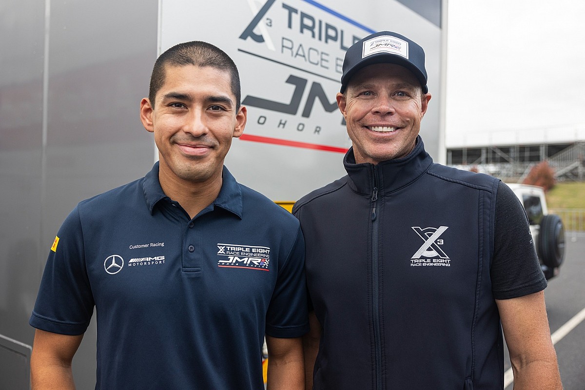 Hackett replaces van Gisbergen in Triple Eight GT line-up