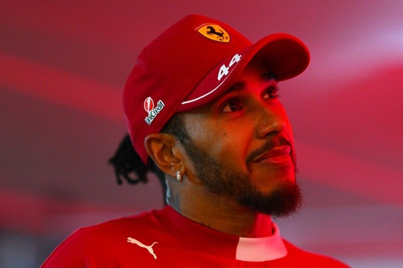 Kein Podium, aber viel Herz: Hamilton überrascht Ferrari-Mitarbeiter ...