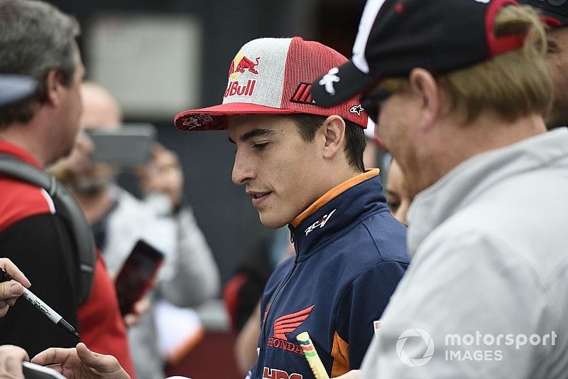 Terlibat kecelakaan, Marc Marquez enggan salahkan Johann Zarco | Berita MotoGP