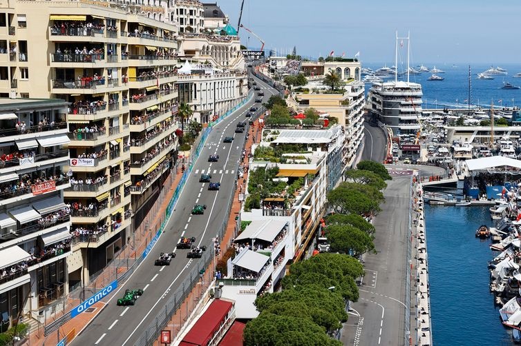 Como Guanyu Zhou salvó el podio de Sainz en Mónaco F1
