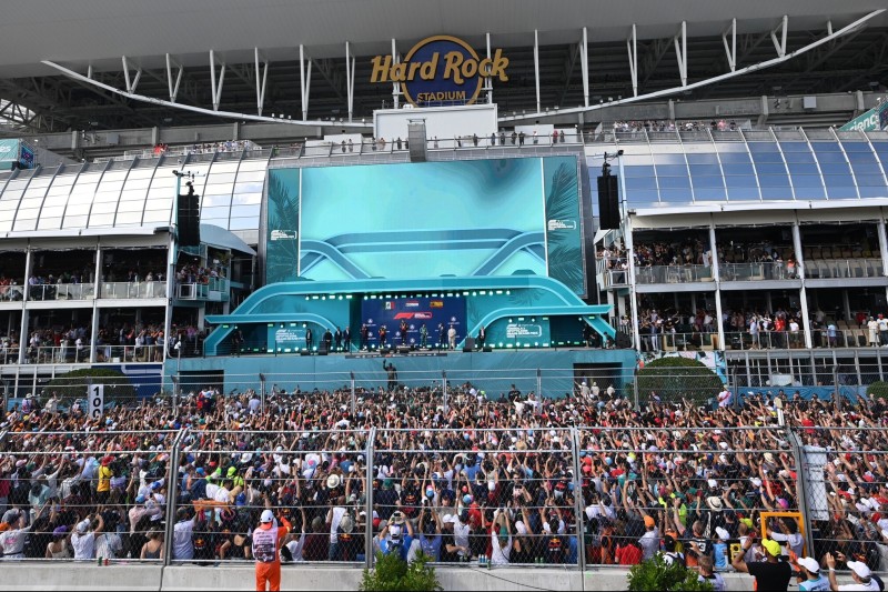 Showfaktor in der Formel 1: Fans gespalten, US-Unternehmen begeistert