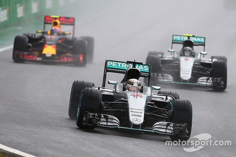 Brazilian GP analysis: Lewis holds his nerve as Max brings the magic