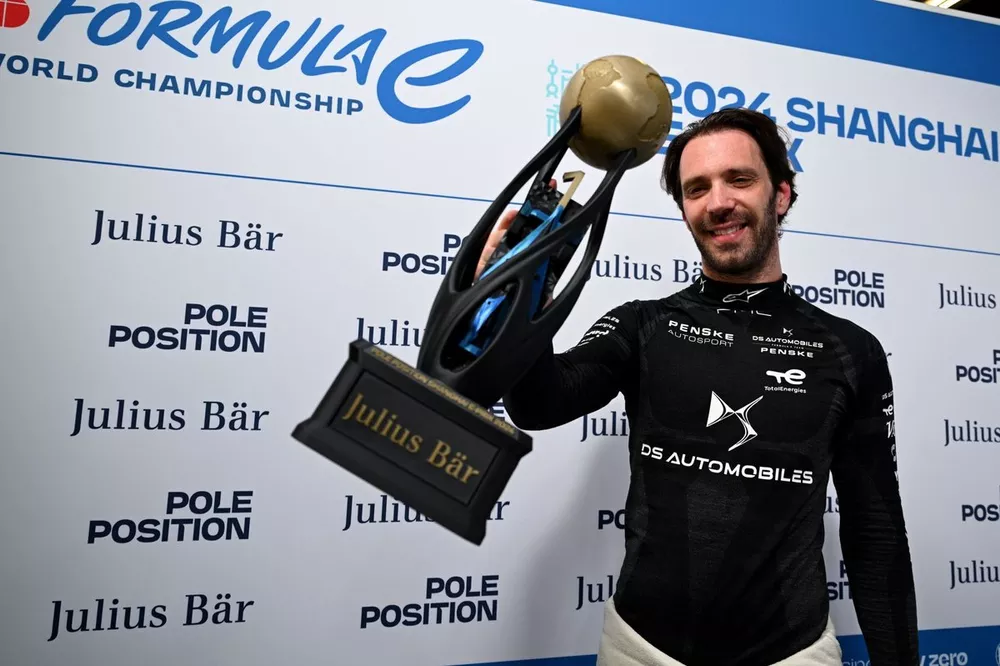 Shanghai E-Prix: DS Penske's Vergne beats Rowland to pole