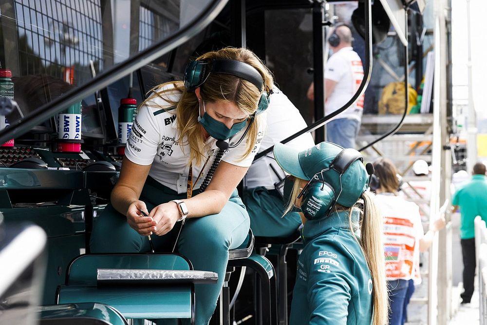 Vettel'in yarış stratejisti, Aston Martin'den ayrıldı