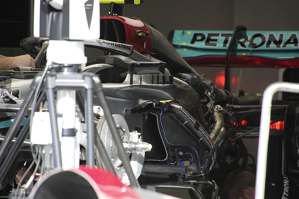 Tim-tim Pemakai Mesin Mercedes Mulai Waswas