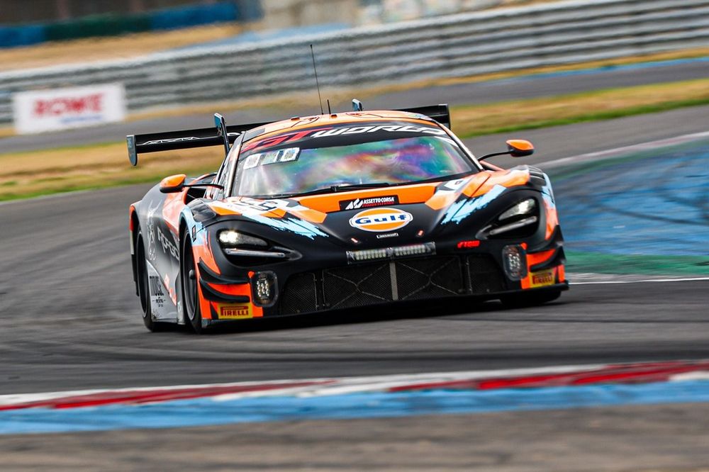 GTWC | Magny-Cours: McLaren batte Lamborghini nella volata di Gara 2