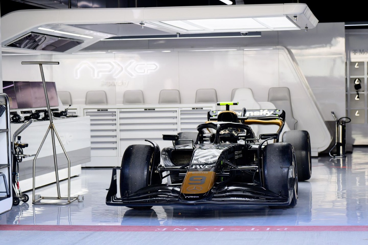 Why "F1" movie actor Callie Cooke completed a real pitstop at the ...