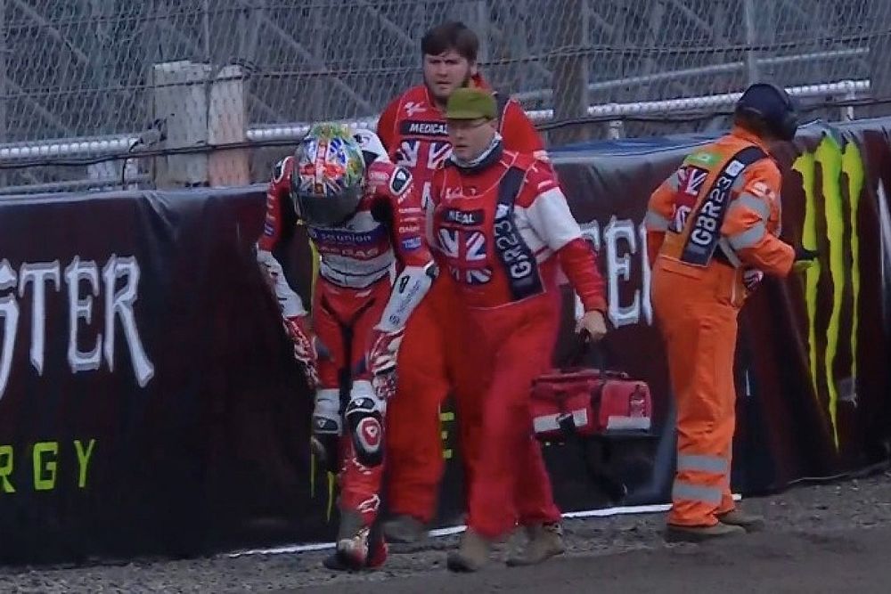 Moto2 - Dixon, furioso contra Darryn Binder: "Es un completo payaso"