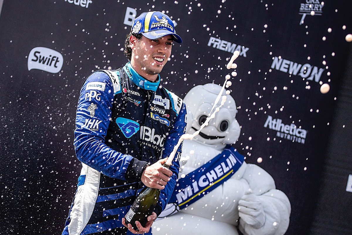 Porsche Cup: Chris Hahn conquista pódio em sua volta à categoria