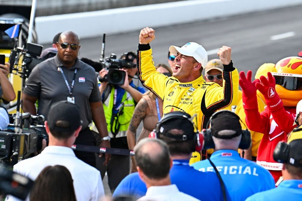 Indy 500: McLaughlin logra récord para la pole de 2024, Penske domina