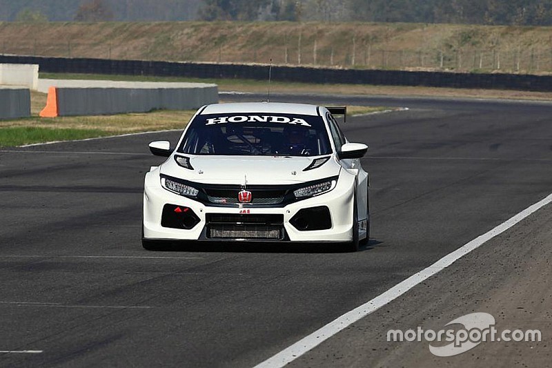 RKC/TGM Motorsport porta al debutto la nuova Honda Civic TCR a Dubai