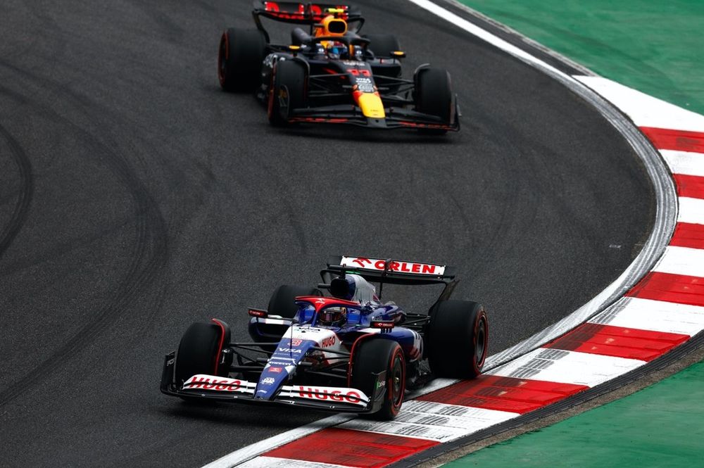 Priestley: "Perez, Ricciardo'nun F1 kariyerini kurtaracak kişi olabilir"