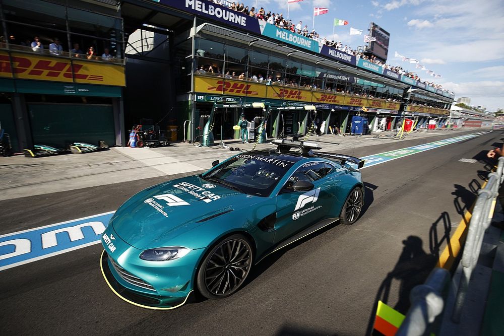 Verstappen F1 Harus Mempercepat Mobil Pengaman Aston Martin kura kura 