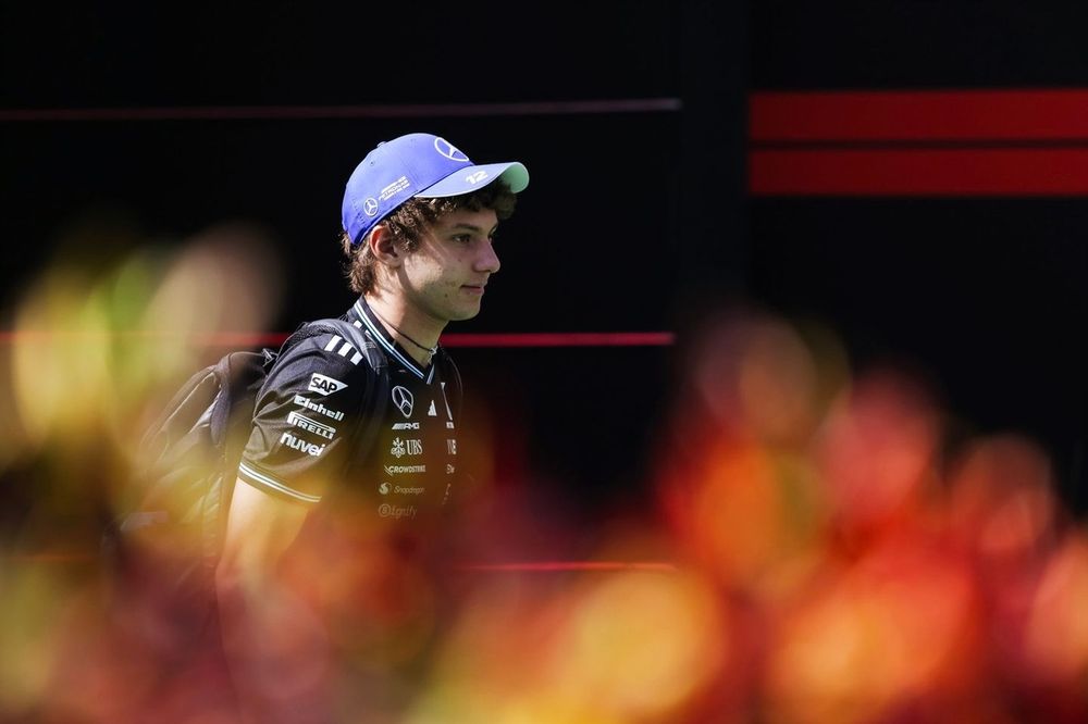 Kimi Antonelli surprises go-karters as he goes undercover at Milton ...