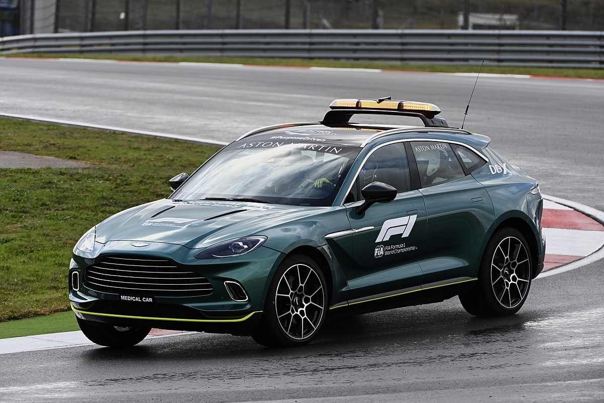 Kihagyja az év utolsó versenyeit a Medical Car sofőrje