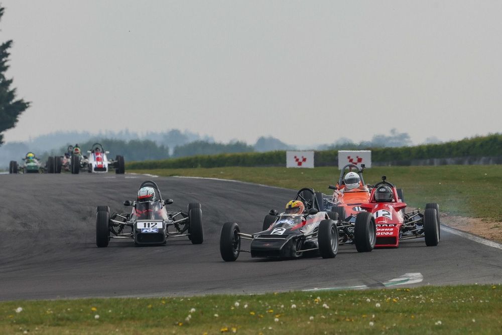 Morris, Gadd and Simms win Snetterton Formula Ford crackers