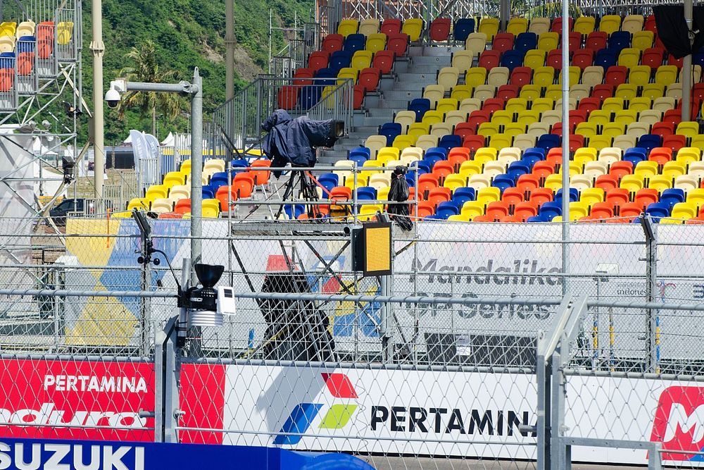MotoGP: Panel Bendera Digital Telah Dipasang di Sirkuit Mandalika