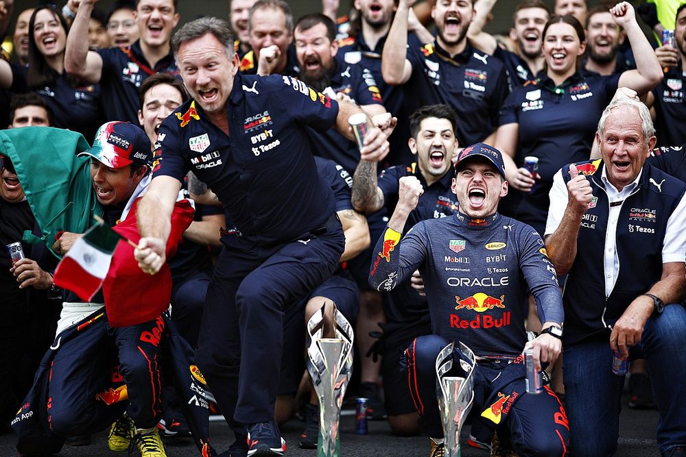 Verstappen en Horner verbaasd over succes Red Bull Racing in 2022