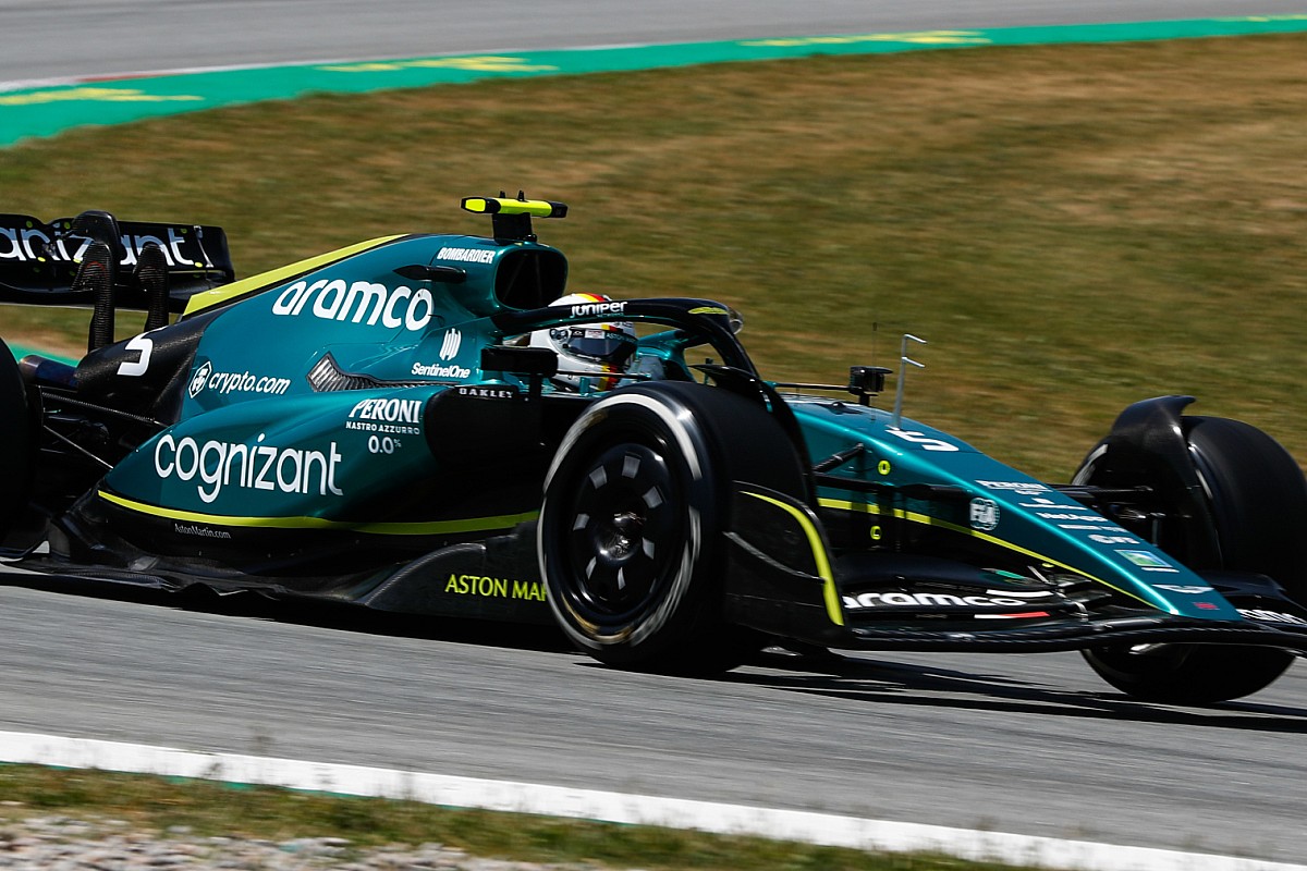 Vettel hekelt opmerkingen over groene Red Bull: "Niet eerlijk"