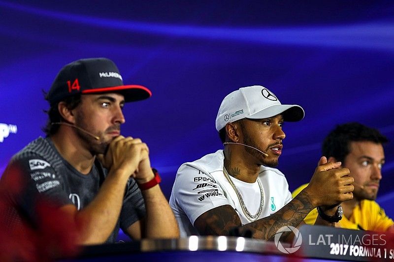 Hamilton quiere a Fernando Alonso en la pelea por el 2018