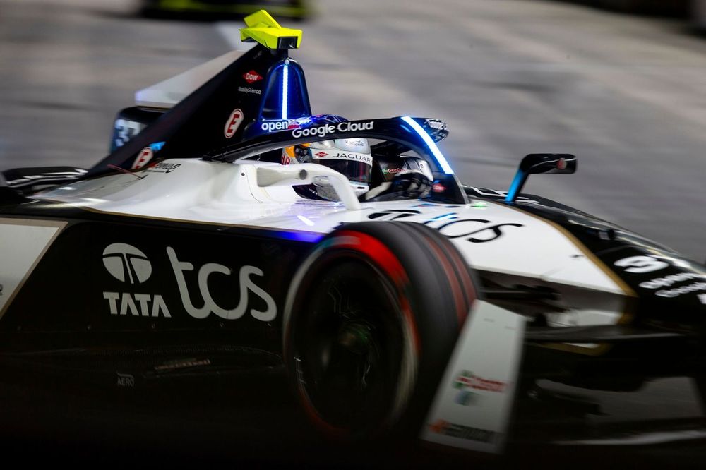 London E-Prix: Cassidy claims vital pole to set up winner-takes-all ...