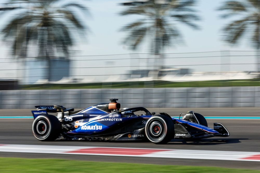 F1 | Ecco Carlos Sainz al debutto sulla Williams nei test di Abu Dhabi