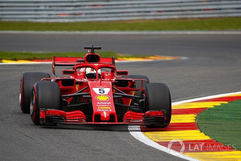 A Whiting le divierten las sospechas de Hamilton sobre Ferrari