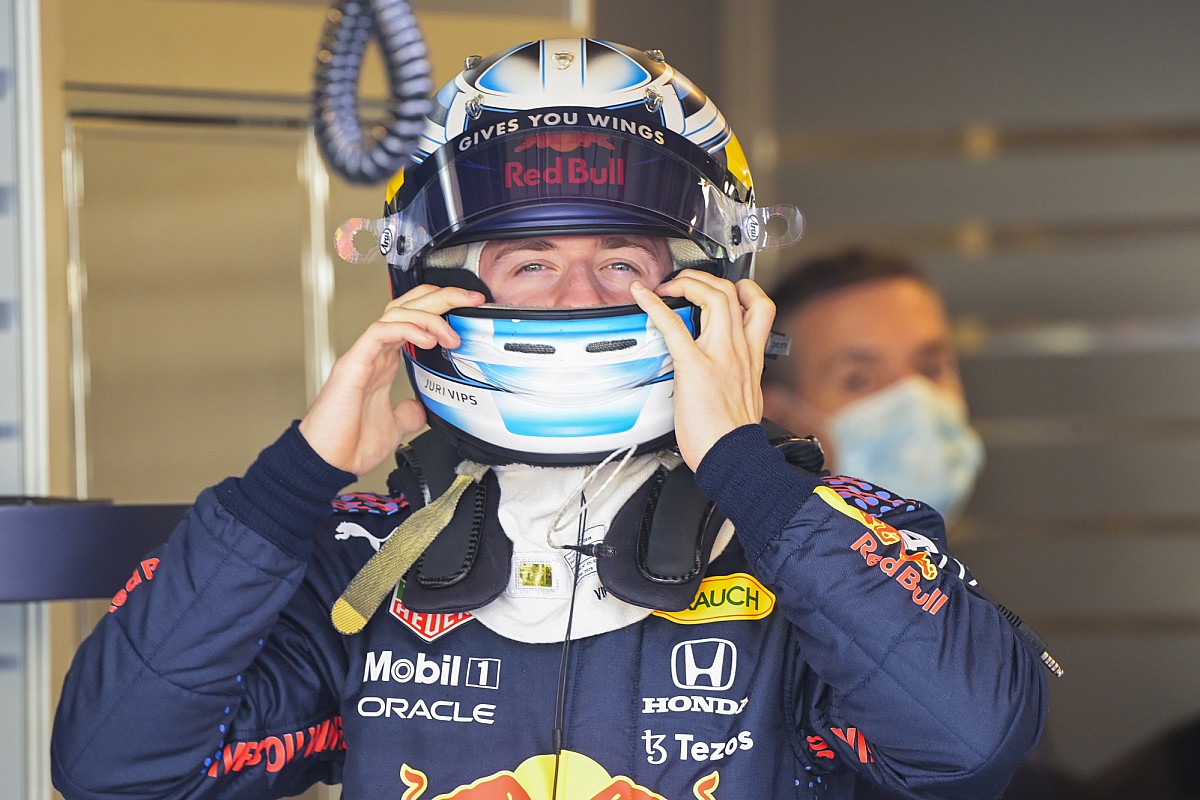 A Mercedes pilótája a kirúgott Vips védelmére kelt