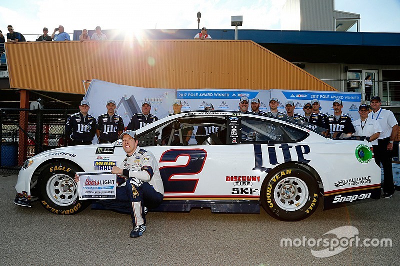 Keselowski takes Michigan pole in all-Penske front row