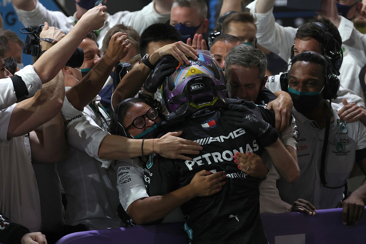 F1: Mercedes cumpre meta de diversidade na equipe - e quer mais