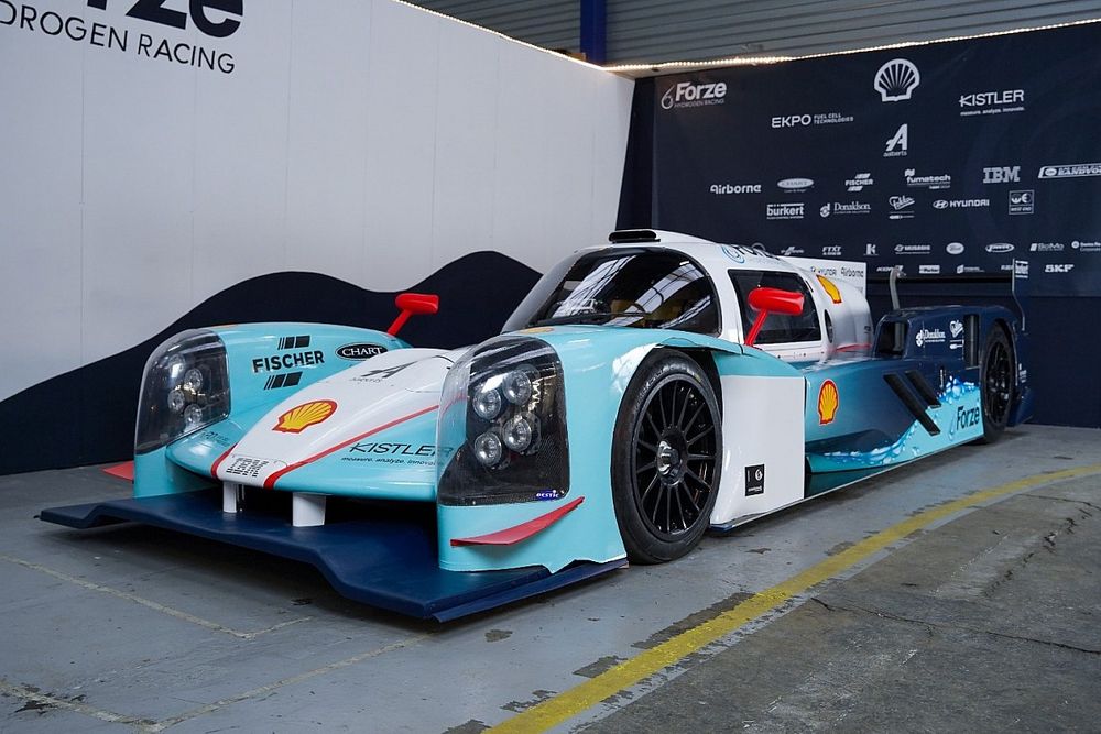 TU Delft onthult nieuwste waterstofracer Forze IX in Scheveningen