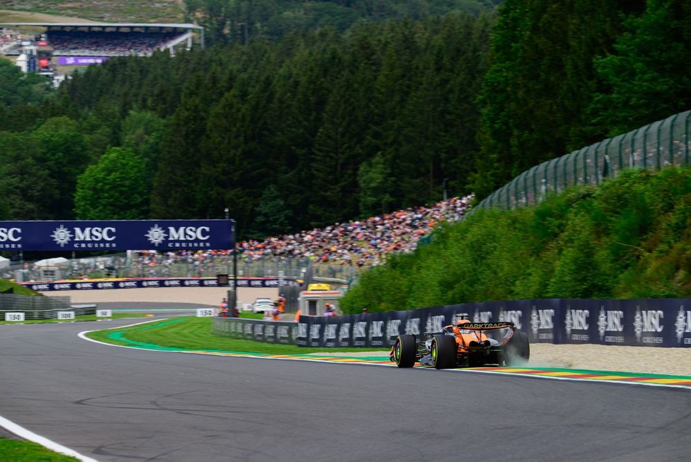 Spa'nın bazı bölümlerinde yapılan asfalt yenileme çalışması, F1 lastik ...