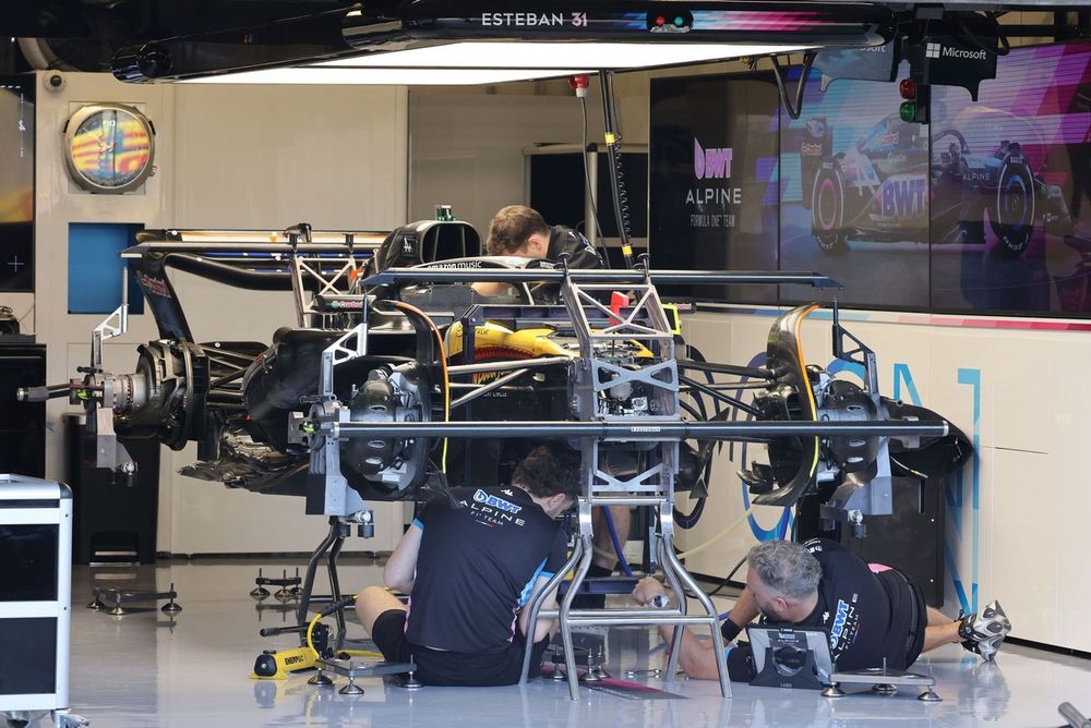 アルピーヌが公開した新車の”意味深動画”が示すメッセージは何？ 前年からシャシー持ち越しの可能性も……