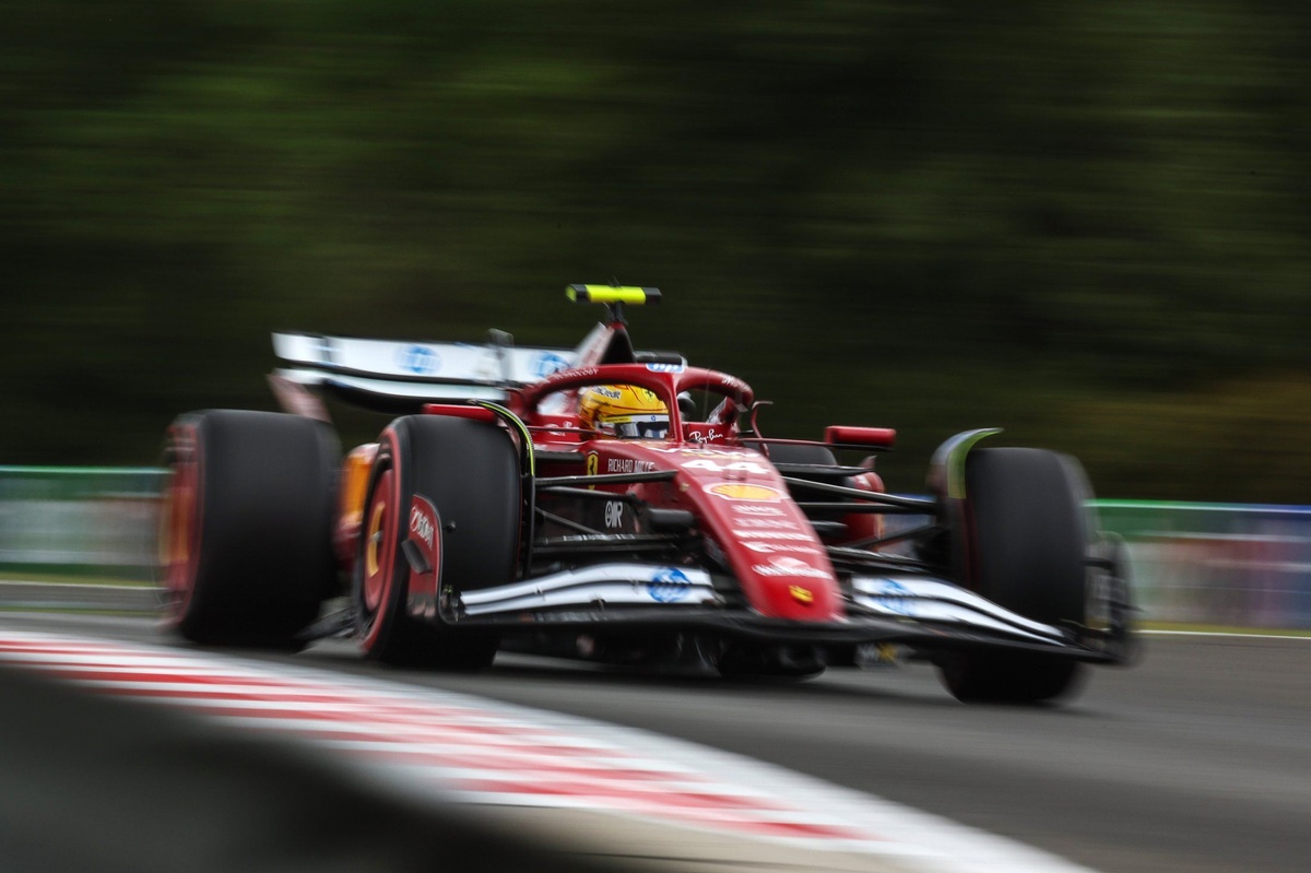 Szombati motorsport-program: F1-es időmérő, F2-es és F3-as futam a ...